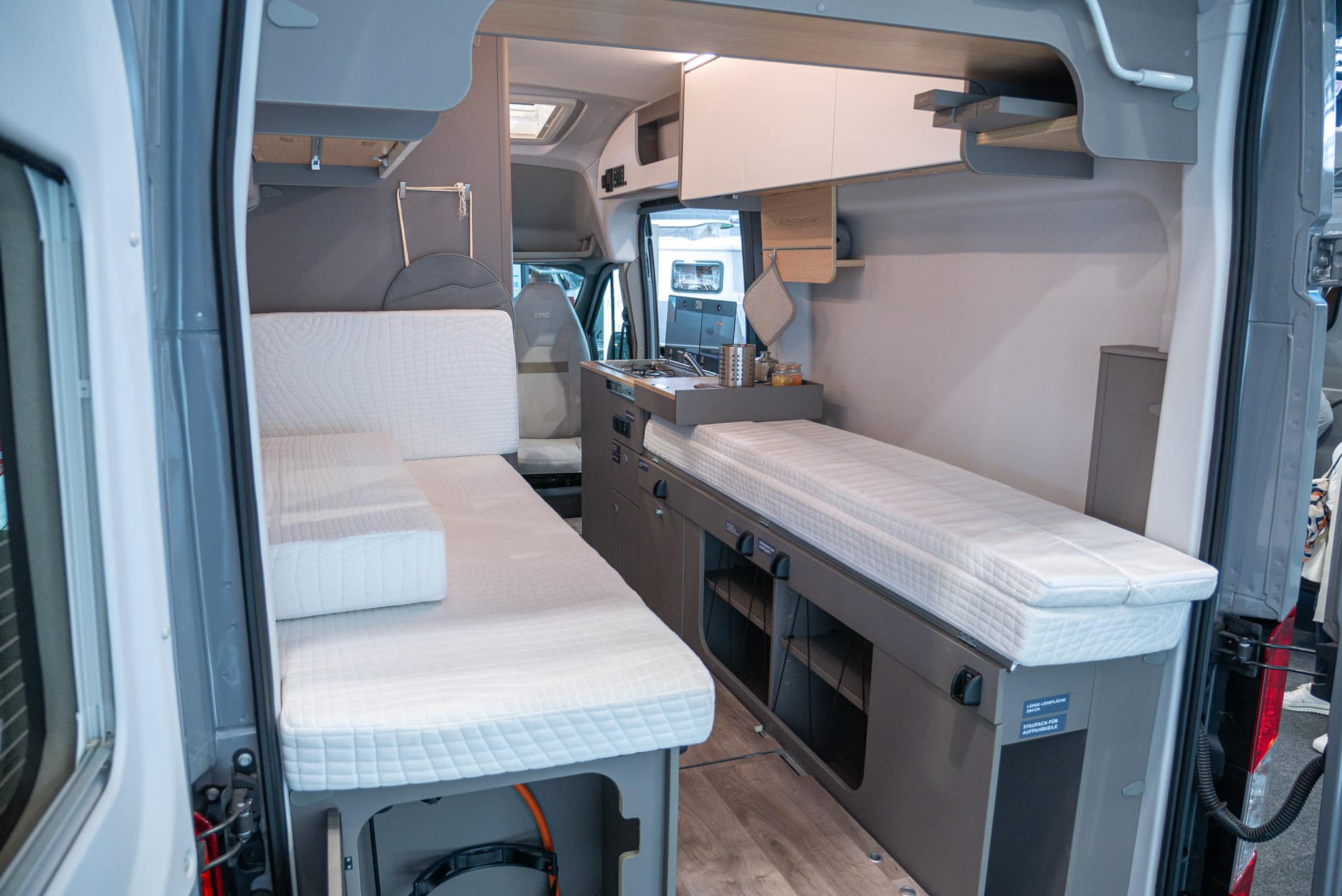 LMC Innovan 592 (2024): compact panel van with single beds and practical bathroom