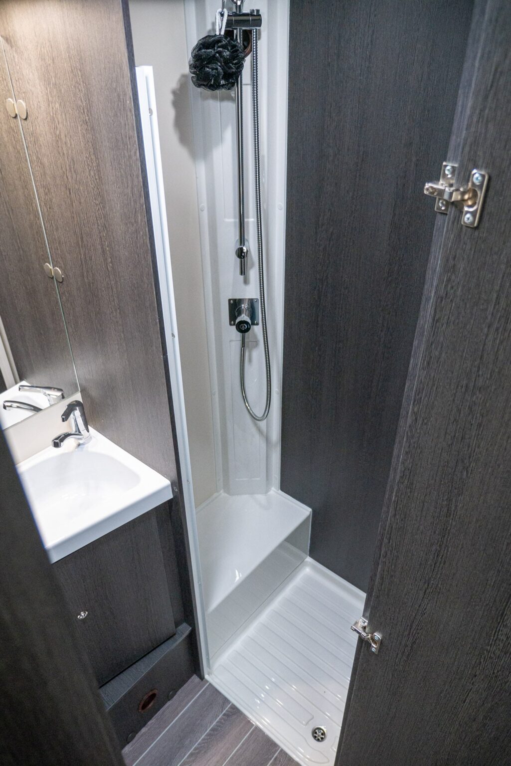 Roller Team Kronos 290 M Advance (2024): five berths and large rear ...