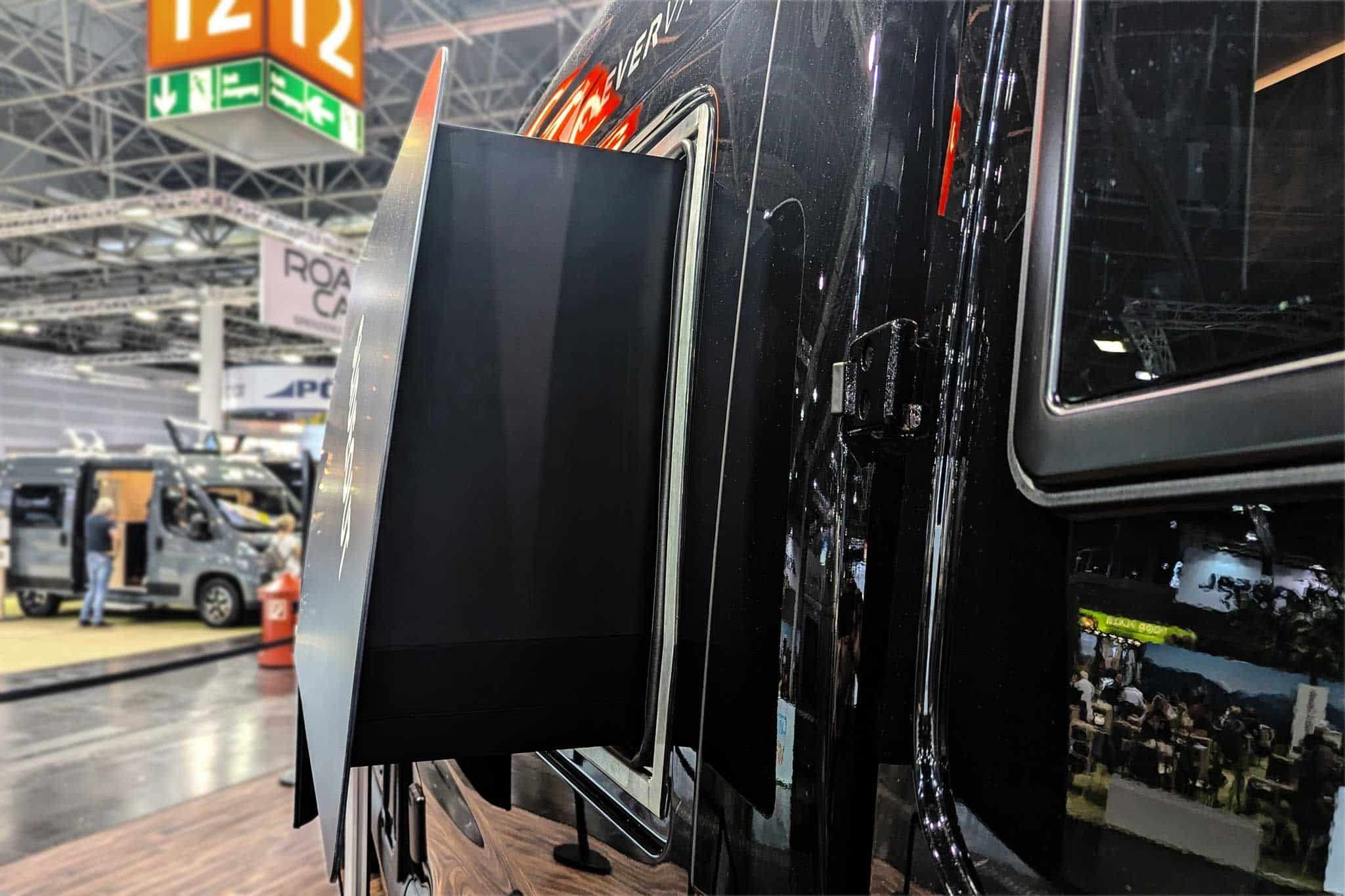 Clever Aventuro 600: the all-wheel drive sprinter with slide-out for 2
